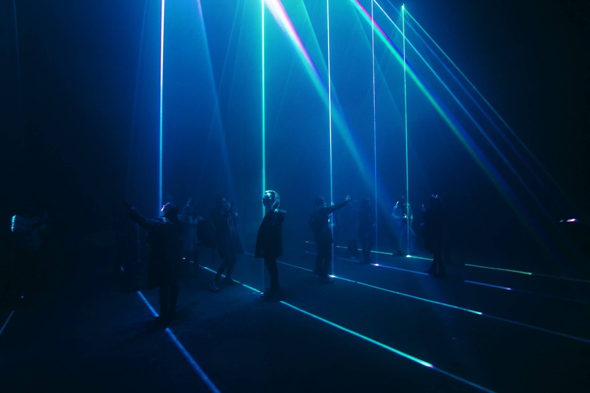 Comment fonctionne un laser dans un spectacle ? - spectales-laser Comment fonctionne un laser dans un spectacle ? - spectales-laser
